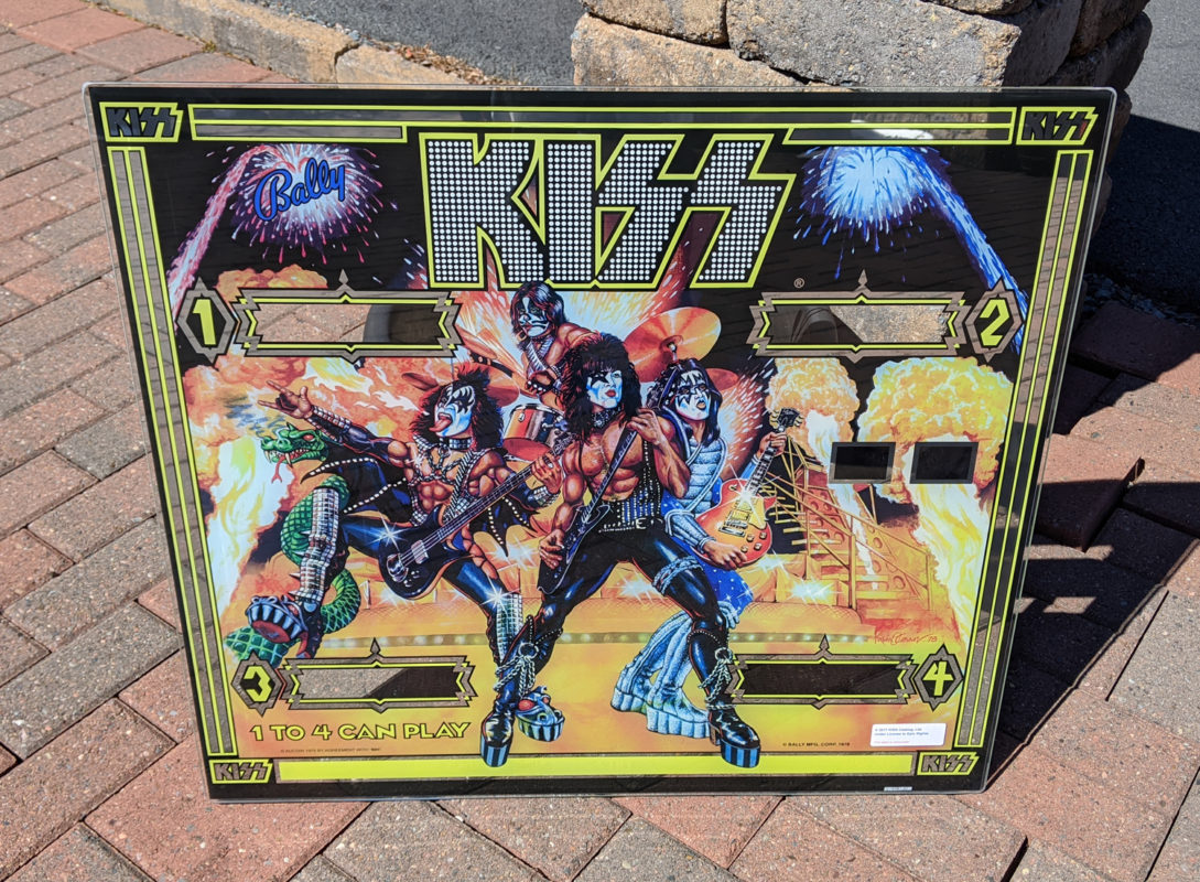 KISS Backglass – classicplayfields.com